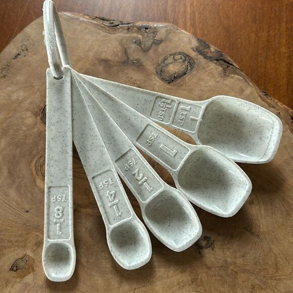 Tupperware | Kitchen | Vintage Tupperware Measuring Spoons Set ...